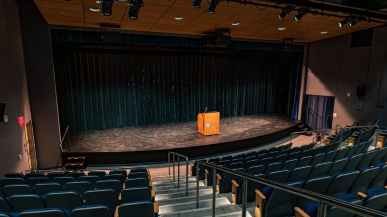 How to Integrate Lighting and Stage Design for Maximum Effect - The ...