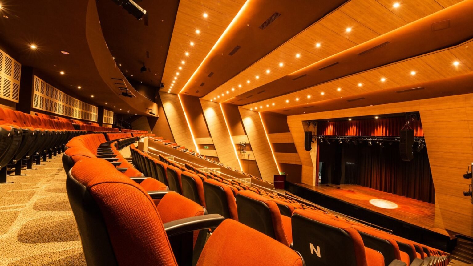 Best Examples of Creative Stage Designs in Recent Productions - The ...