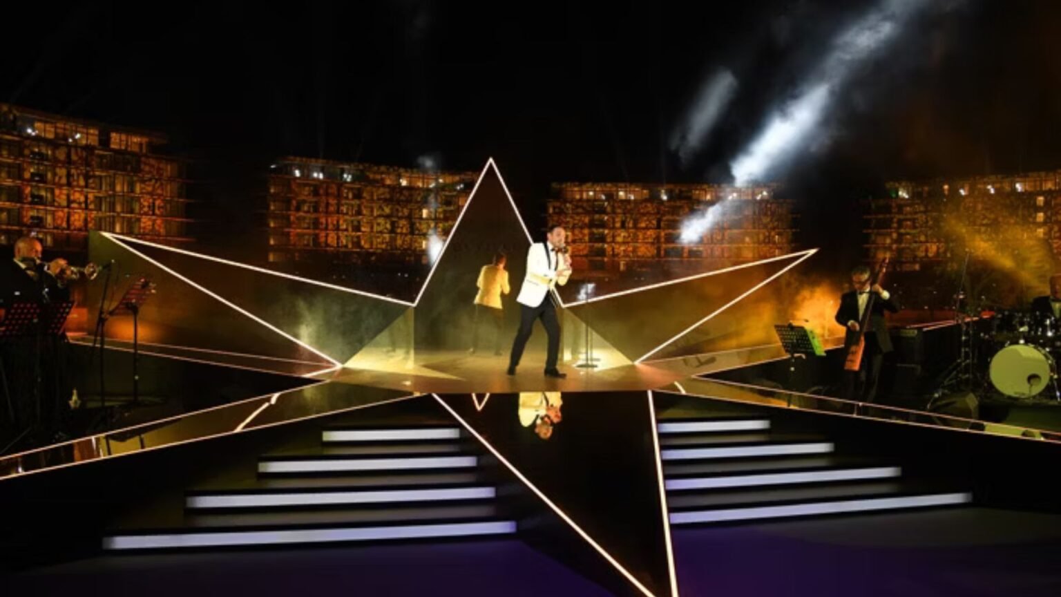 Trends in Minimalist Stage Design Concepts - The Frequency Mass